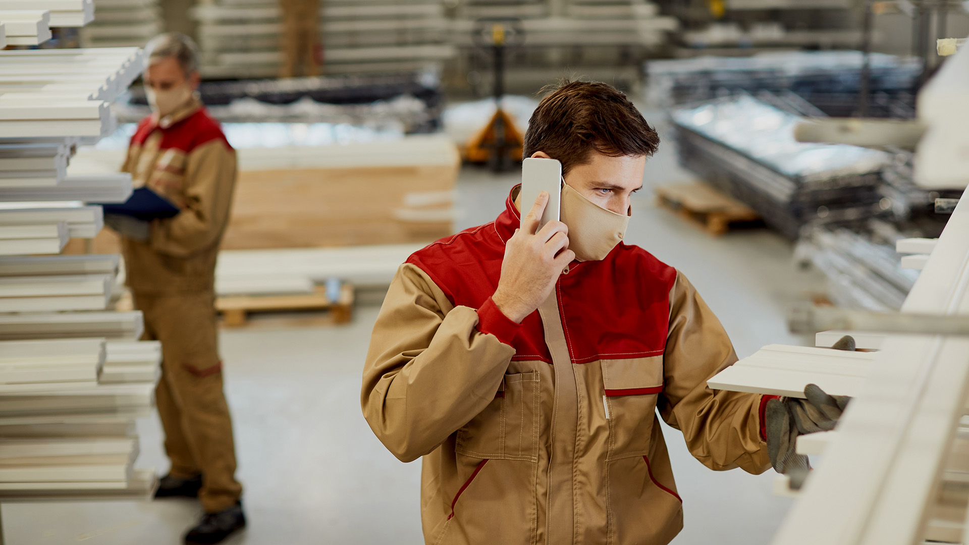 What Is FLSA Status? An HR Guide to Employee Classification